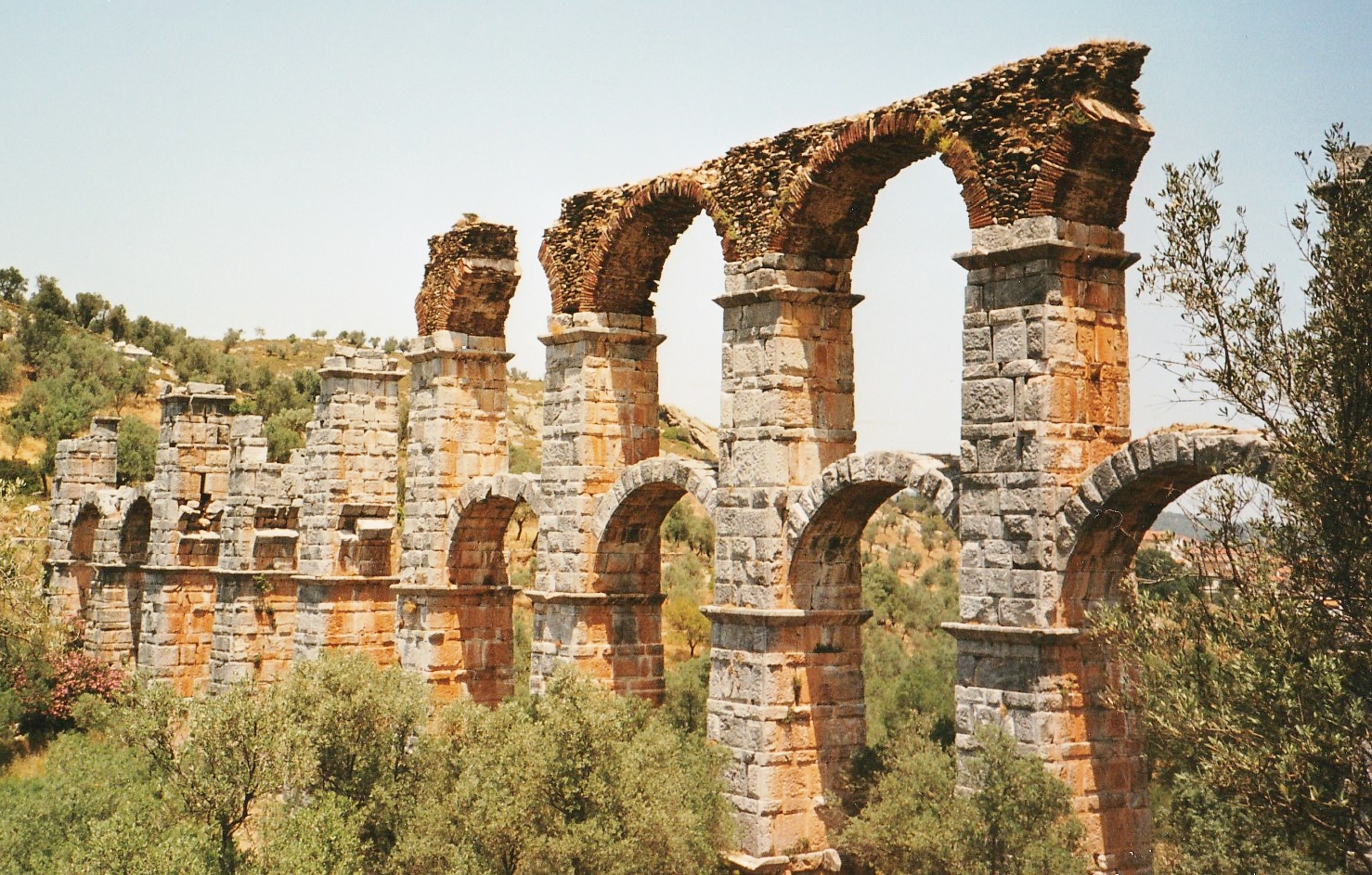 aqueduc-a-mytilene-cliche-c-l - Académie Pont du GardAcadémie Pont du Gard